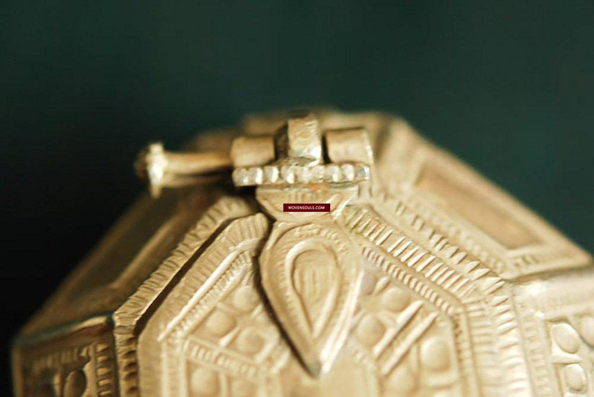 281 SOLD Old Silver Opium Hafeem Box - WOVENSOULS Antique Textiles ...