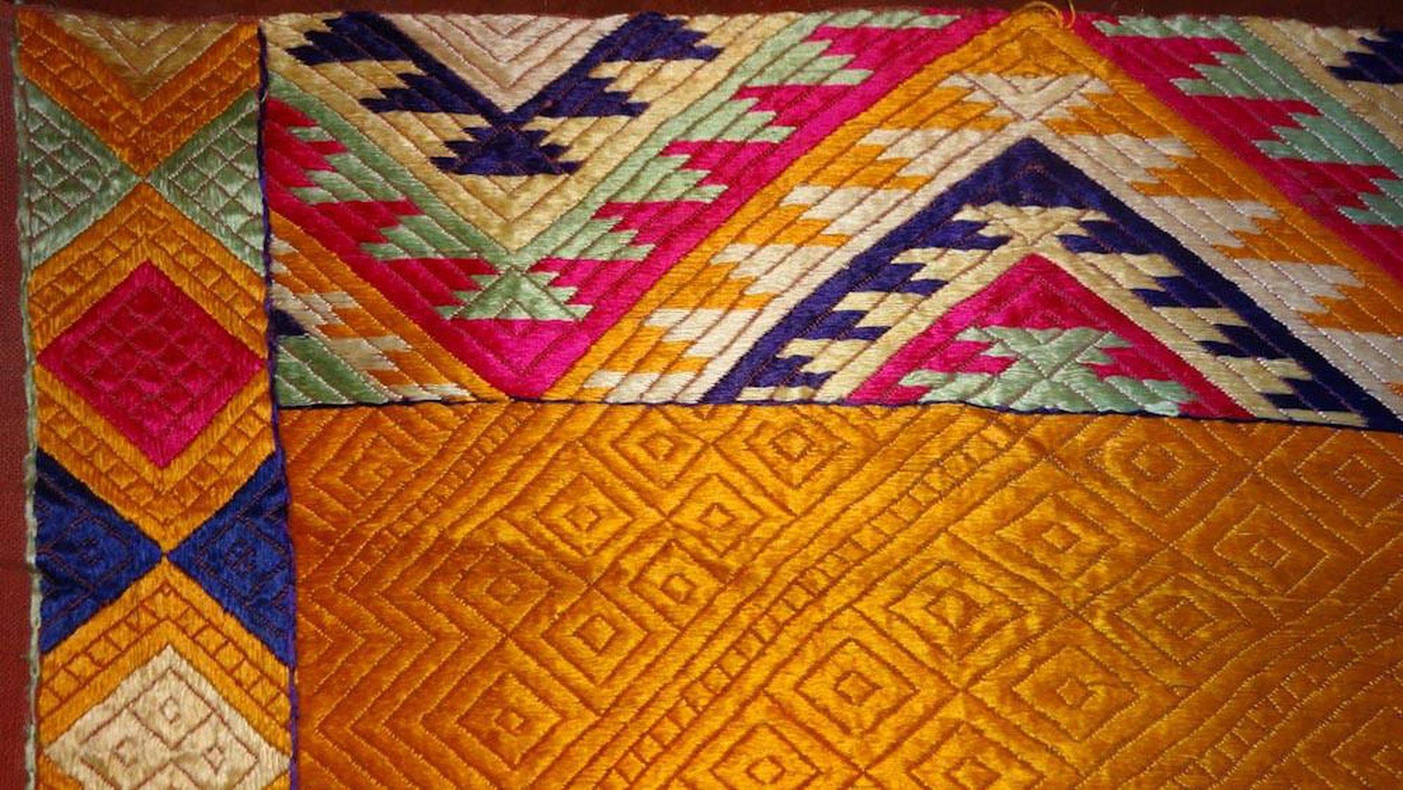 511 Vintage Golden Varida Bagh Phulkari - WOVENSOULS Antique Textiles ...