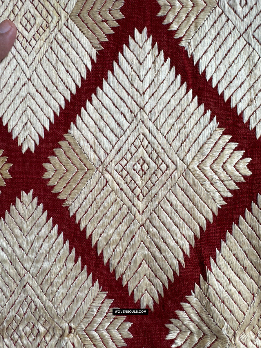 673 White Chand Bagh Lehariya Border Phulkari Indian - WOVENSOULS Antique Textiles & Art Gallery