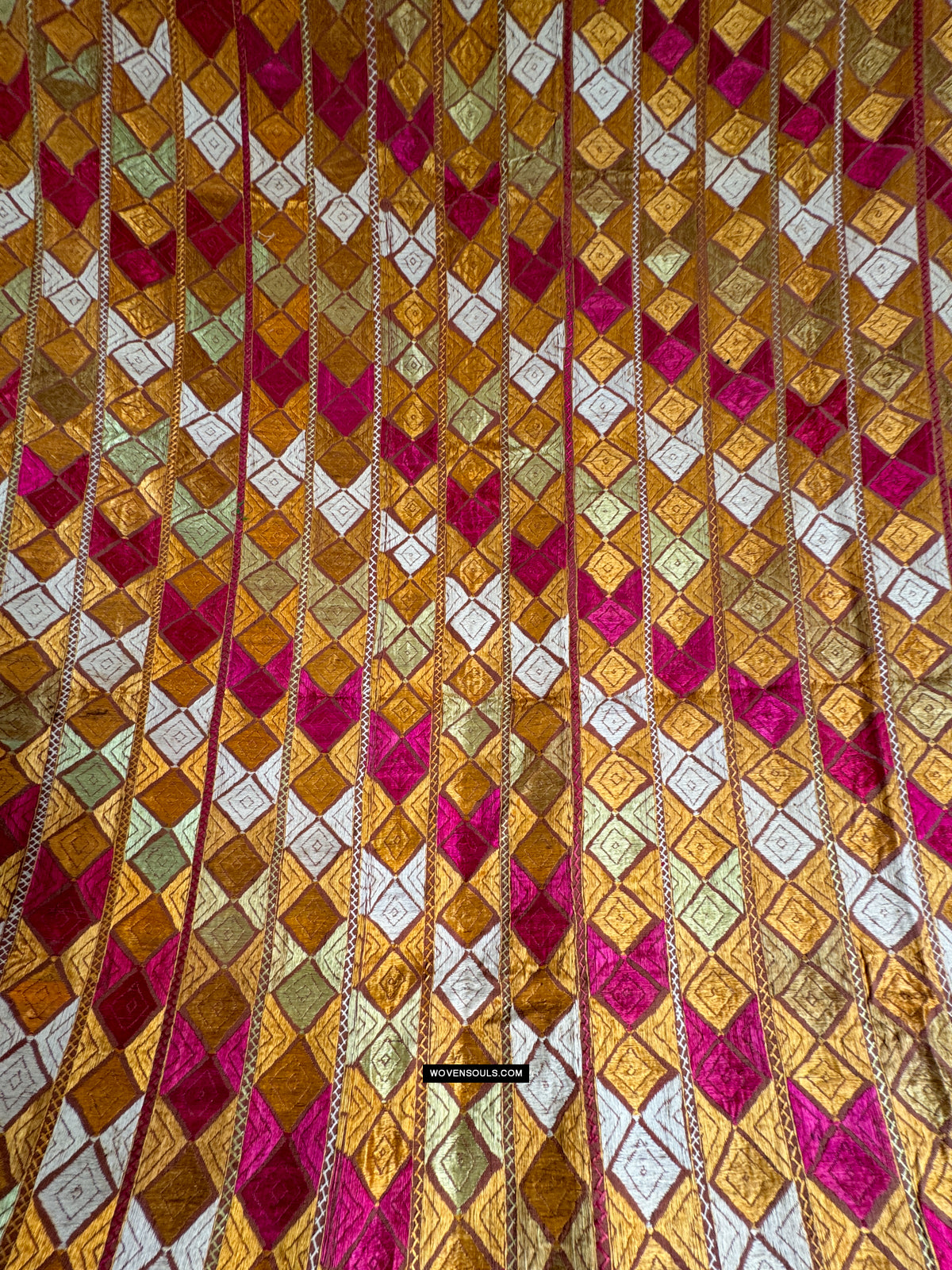 853 Phulkari Bagh Shawl from Punjab with Arrowhead Motifs - WOVENSOULS ...