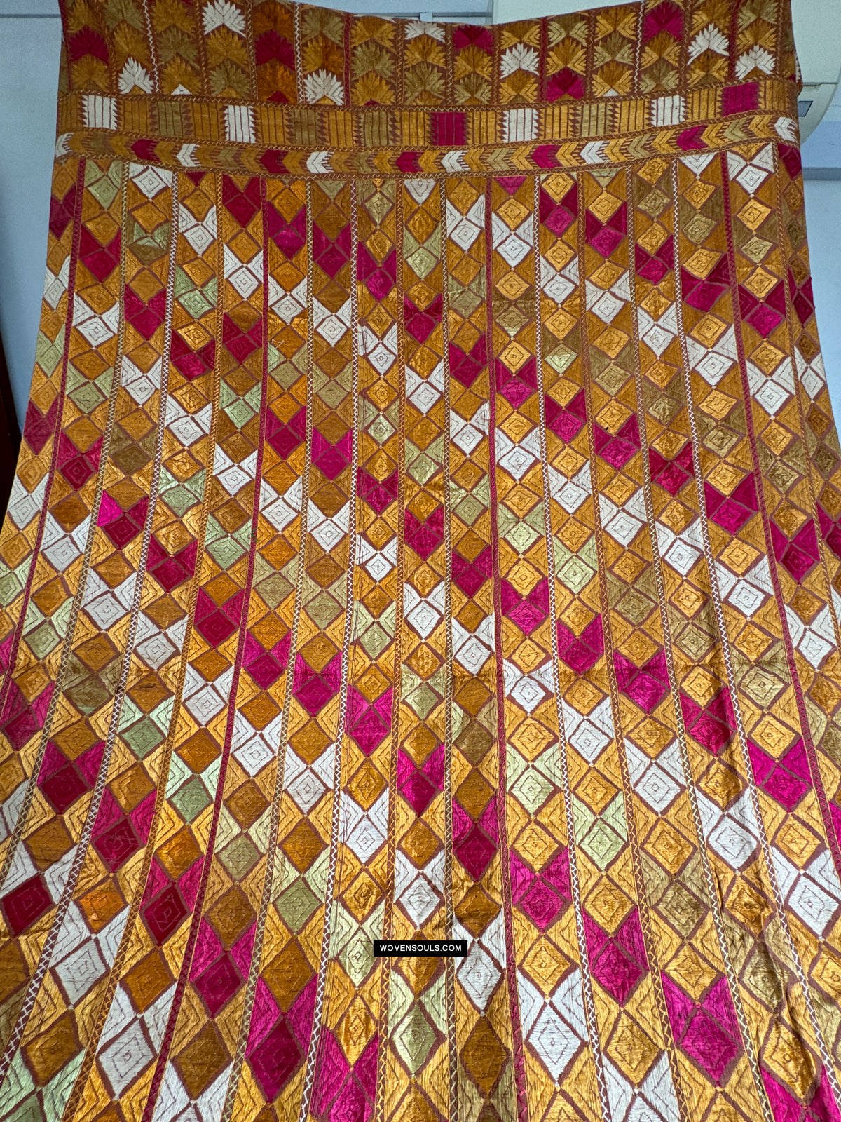 853 Phulkari Bagh Shawl from Punjab with Arrowhead Motifs - WOVENSOULS ...