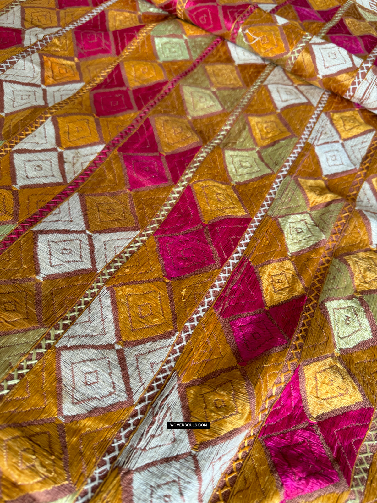 853 Phulkari Bagh Shawl from Punjab with Arrowhead Motifs - WOVENSOULS ...