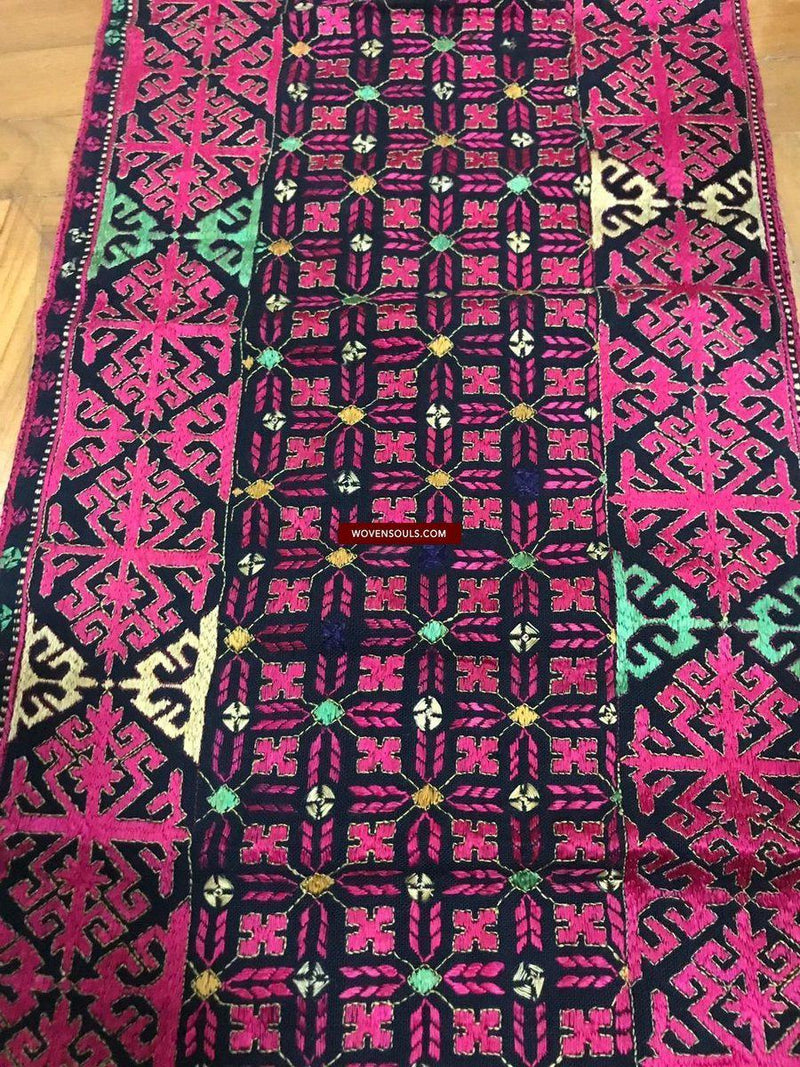 1351 Antique Textile Turban Panel with Embroidery from Kohistan / Swat ...