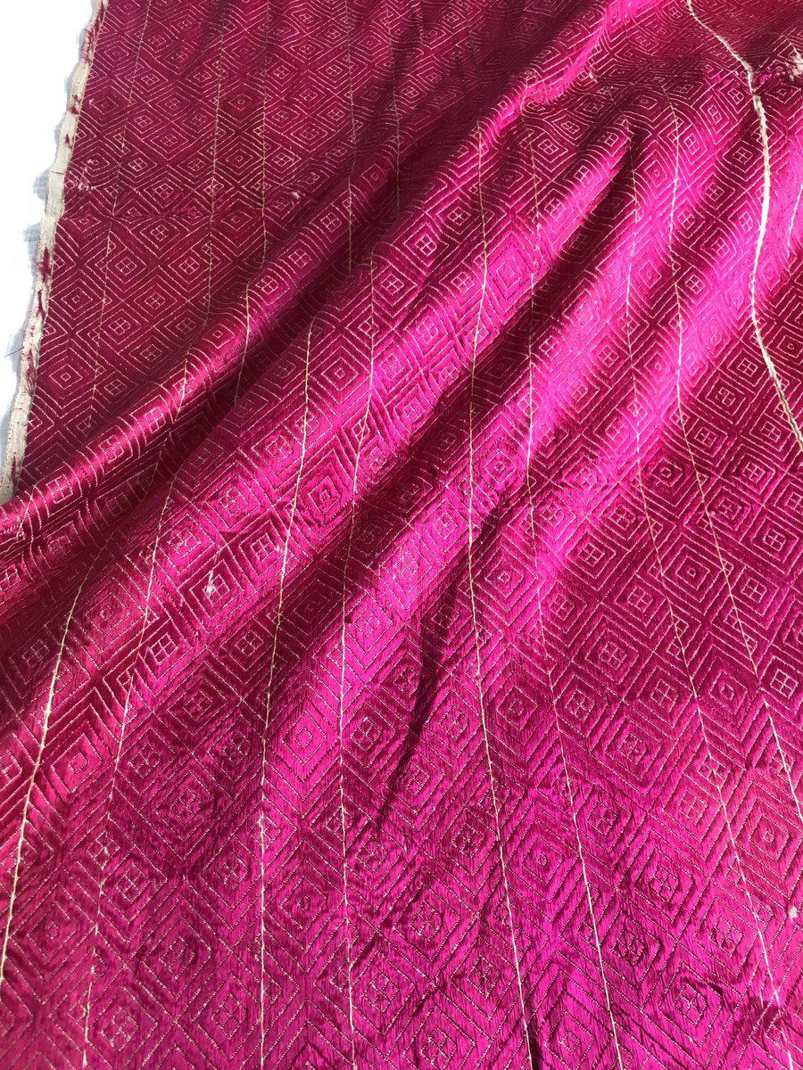 1425 Old Lehariya Thirma Bagh Phulkari in Pink Silk - WOVENSOULS ...