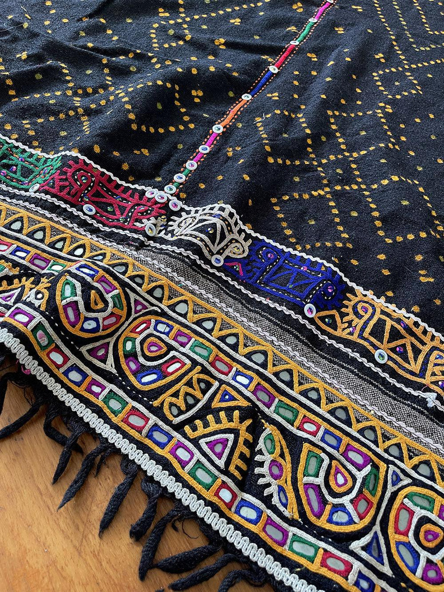1628 Rabari Ludhi Wedding Shawl Tie-dye & Embroidery – WOVENSOULS ...