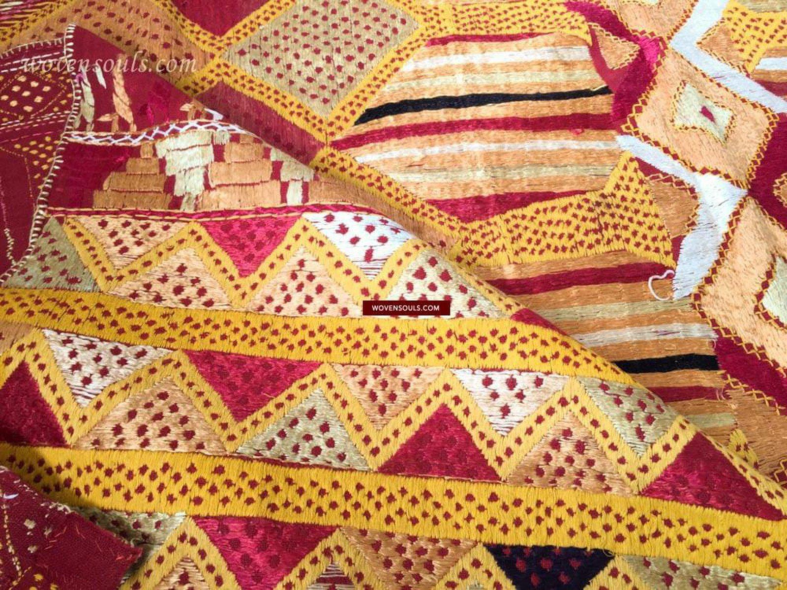 810 SOLD Antique Darshan Dwar Phulkari Bagh textile - WOVENSOULS ...