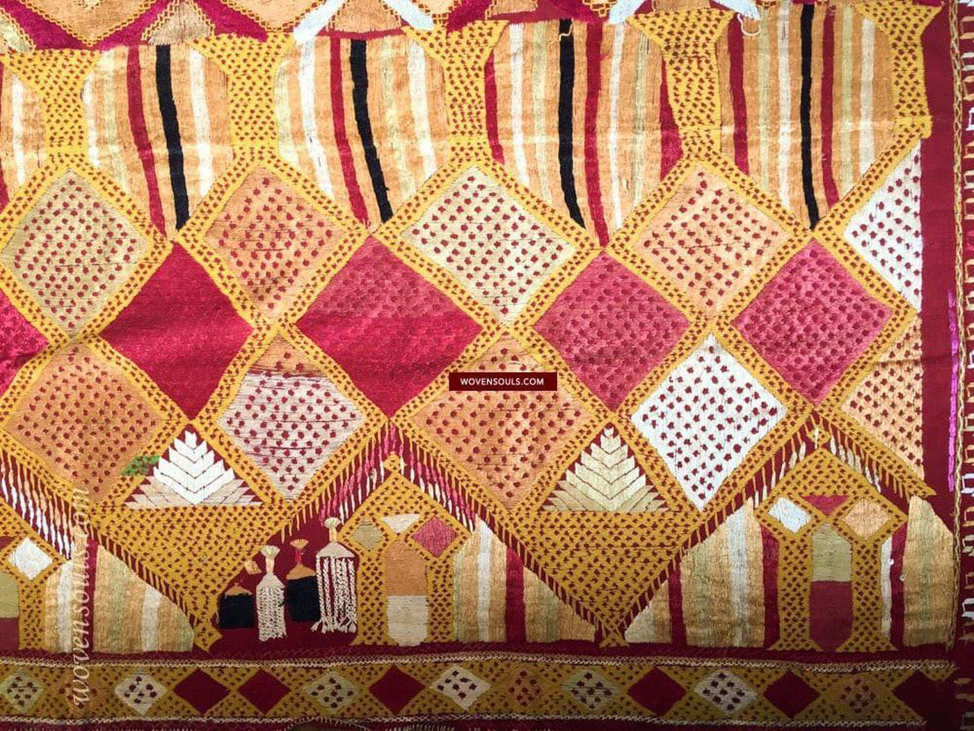 810 Darshan Dwar Phulkari Bagh textile - Antique Art – WOVENSOULS ...